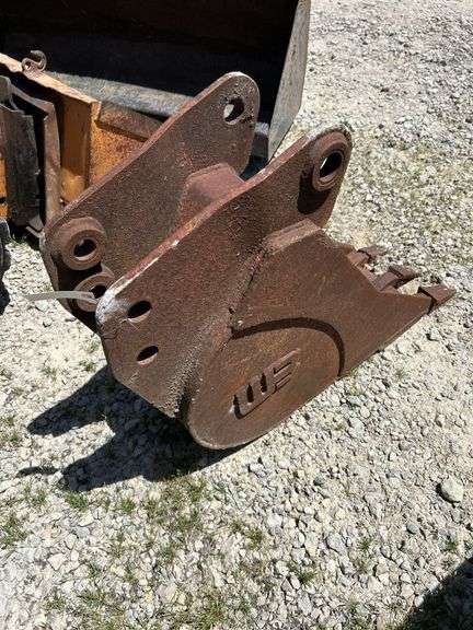 12" backhoe bucket - Schmid Auction