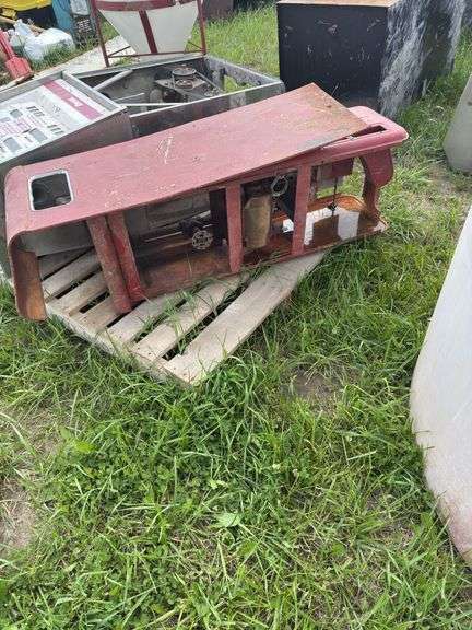 Small gas Pump - Schmid Auction