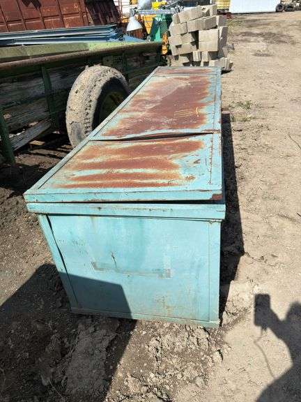 New Sushie 30x65 Tarp Building with hardware - Schmid Auction