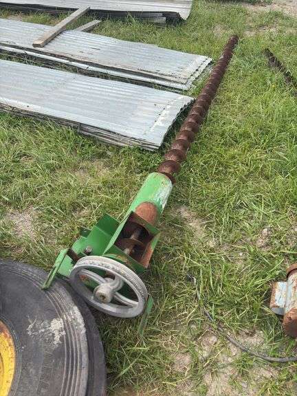 Green Output Bin Auger - Schmid Auction