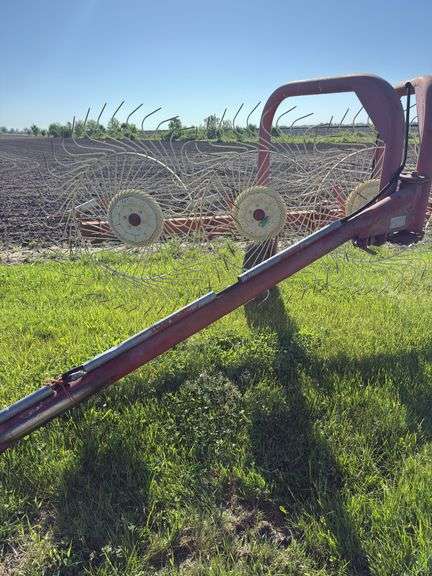Hay rake Big wheel rake Sitrex 7 wheels like new teeth - Schmid Auction