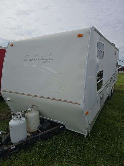 2002 outback camper, bumper hitch, stove, bathroom, pullout, 4 bunk bed ...