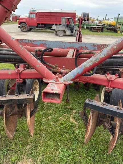 White 271 21ft disc, 22" blades, new blades and bearings, new hoses ...