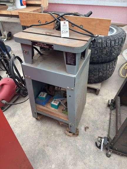 Delta Wood Shaper with cutters - Schmid Auction