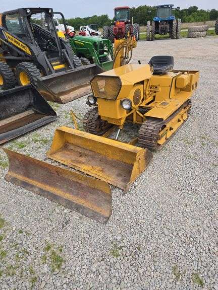 Struck MT 3000B magnatrac, s/n:4530, 54" blade and 4ft bucket, with ...