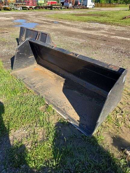 90" skid steer high volume bucket never used - Schmid Auction