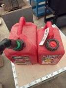 2 gas can - Schmid Auction