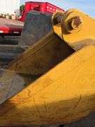 Cat Backhoe bucket, 24", all new teeth, good shape - Schmid Auction