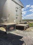 1989 34ft East tri-axle semi trailer, roll tarp, air ride, full liner ...