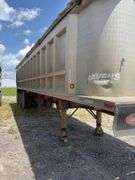 1989 34ft East tri-axle semi trailer, roll tarp, air ride, full liner ...