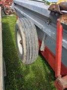 New Idea 3726 single axle manure spreader with slop gate, poly floor ...