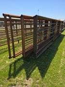 10 24ft free standing cattle panels, 1 has 8ft swing gate - Schmid Auction