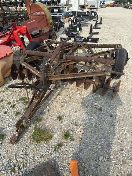 8ft pull type hydraulic disc - Schmid Auction