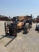 Case 686GXR Telehandler, Series II, Diesel, shows 3,057 hours, runs and ...