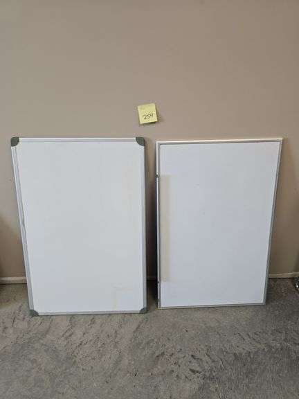 2 white boards - Schmid Auction