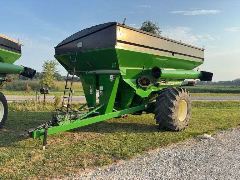 2010 Unverferth 9250 Grain Cart, 1 Season on New Top and Bottom Auger ...