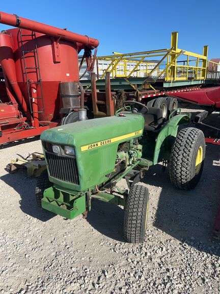 John Deere 850 diesel tractor, 72" belly mower, does not run, hole in block, shows 801hrs ...