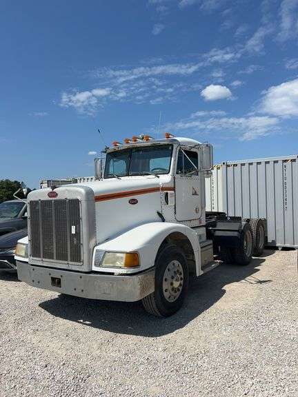 1993 Peterbilt Semi, Day Cab, Cat 3406 Engine, 9 speed, Odometer ...