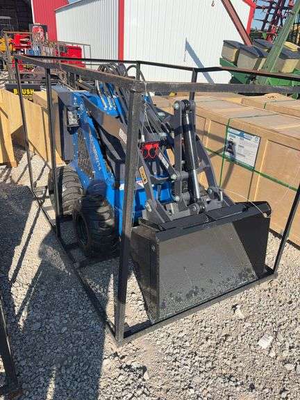 New AGT MX-MRW14 mini wheeled skid steer, 420cc gas engine 15hp - Schmid Auction