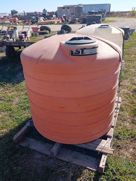 220-gallon water tank with valve - Schmid Auction