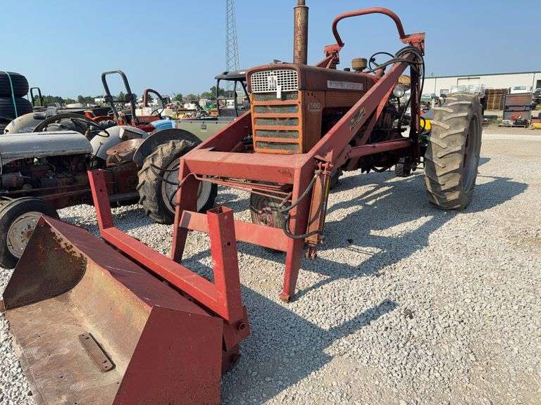 IH 560 gas tractor NF ran 1 year ago w/Farmhand loader has new ...