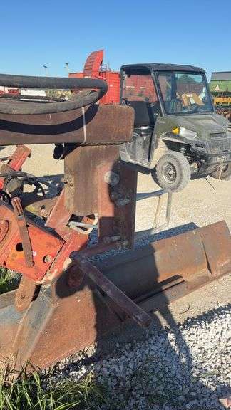 John Deere 7100 5 Row Splitter Attachment, Bean Meters - Schmid Auction