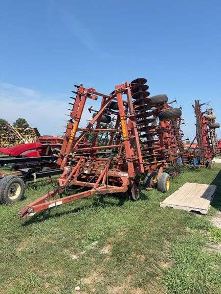Sunflower 6332 23ft Finishing Tool, C-Shank, 5 Bar Harrow - Schmid Auction