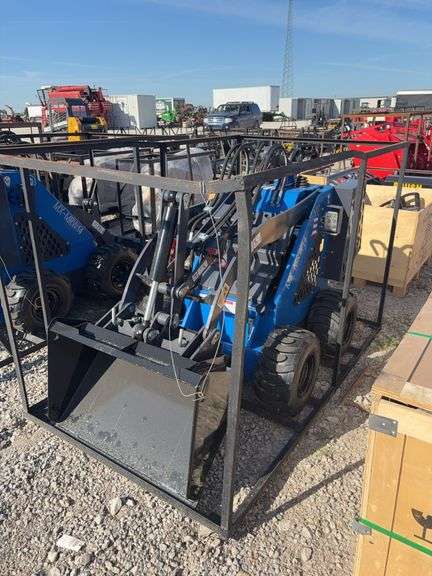 New AGT MX-MRW14 mini wheeled skid steer, 420cc gas engine 15hp - Schmid Auction