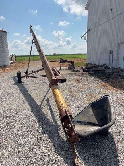 8x35 Mayrath Unloading Auger with plastic auger hopper - Schmid Auction