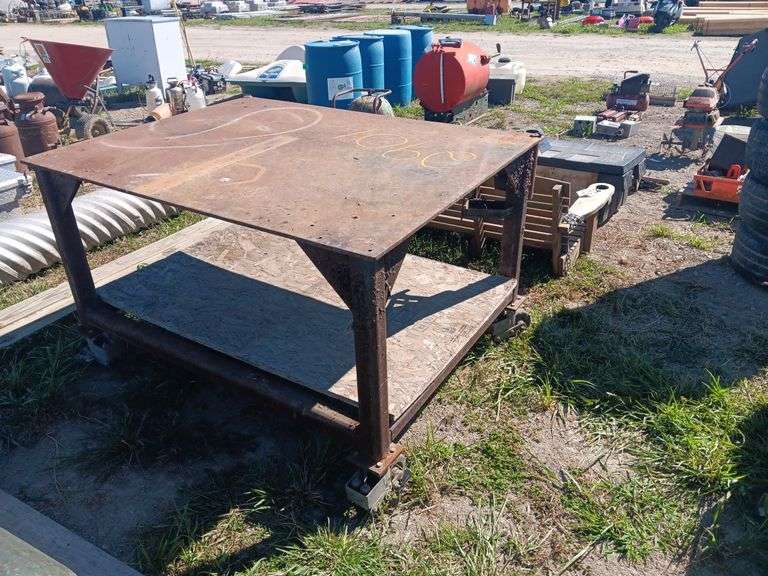 Welding table on casters - Schmid Auction