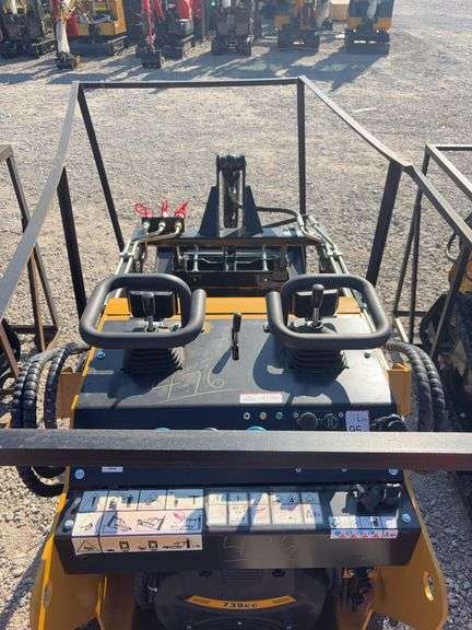 New AGT MX-CRT23 mini track skid steer, 739cc gas engine - Schmid Auction