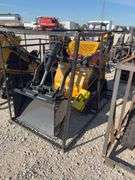 New AGT MX-CRT23 mini track skid steer, 739cc gas engine - Schmid Auction
