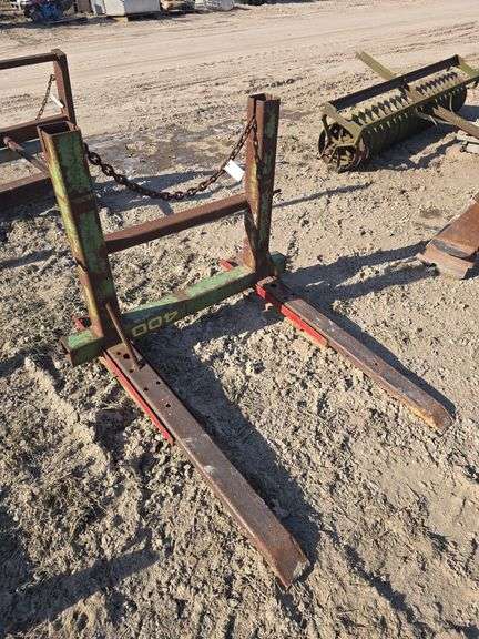 Homemade pallet forks for bucket - Schmid Auction