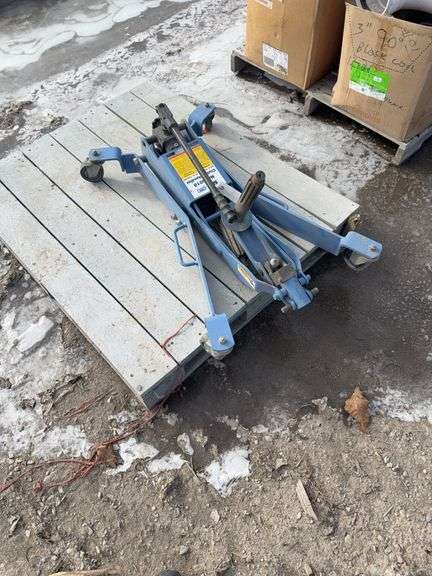 No. 5018 Clutch Handler, 300lb cap. - Schmid Auction