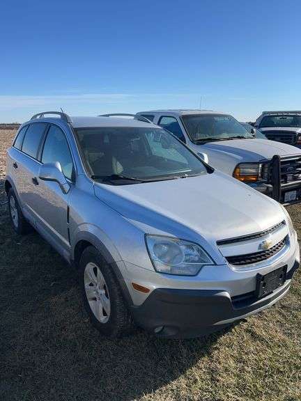 2014 Chevrolet Captiva with 181,000 miles, 2.4L engine, new tires, cold ...