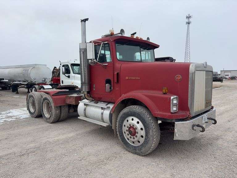 1989 International F93 day cab semi, Cummins motor, 479,000 miles, 8spd ...