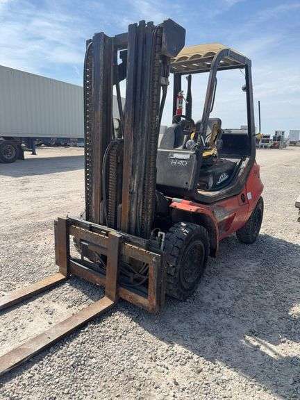 Lindy H40 Diesel Forklift, Runs and Drives, But has drive issues ...