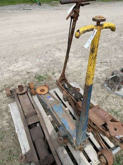 Walker large hydraulic floor jack - Schmid Auction