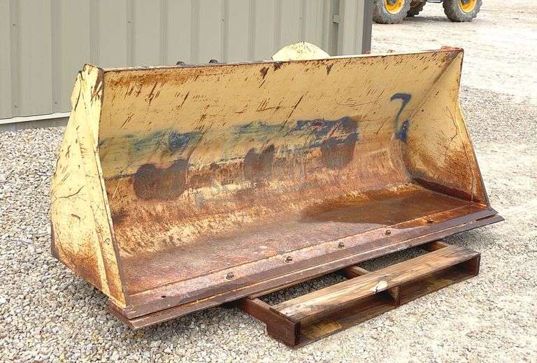 86" pin on loader bucket - Schneider Auctioneers LLC
