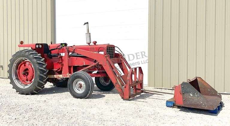 International 656 gas utility tractor w/ loader - Schneider Auctioneers LLC