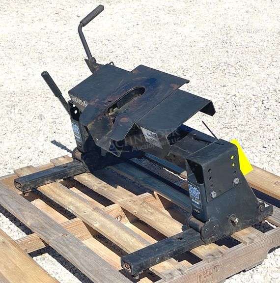 Reese Kwik-Slide 15k 5th wheel hitch for bed mount rails - Schneider ...