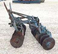 Ferguson 8' 3-point disc - Schneider Auctioneers LLC