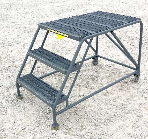 30" tall rolling steel work platform - Schneider Auctioneers LLC