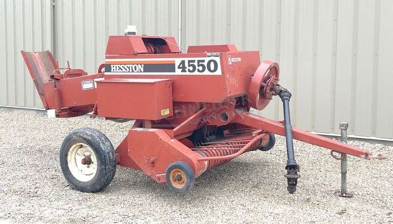 Hesston 4550 inline square baler - Schneider Auctioneers LLC
