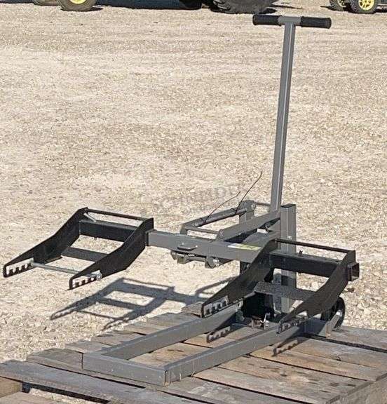 Pittsburgh 300 lb. mower/ATV lift - Schneider Auctioneers LLC