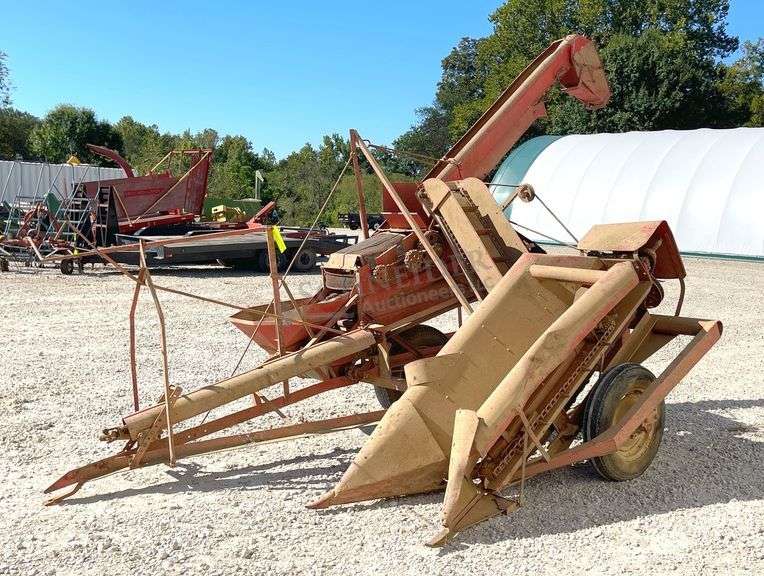 Dearborn 1-row pull type corn picker - Schneider Auctioneers LLC
