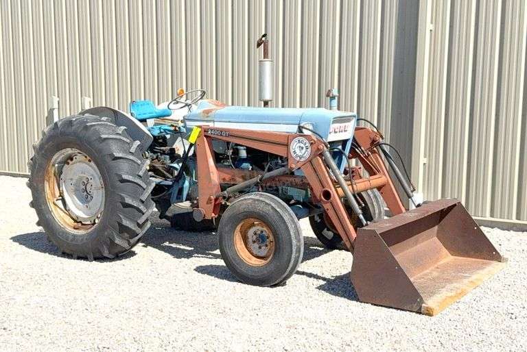 Ford 5000 diesel tractor w/ loader - Schneider Auctioneers LLC