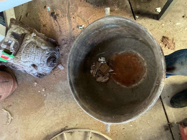 Cast iron rendering pot - SCHULTIS & SON, INC.