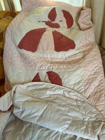 Hand stitched Lady Parasol quilt in mauve & pink. Good condition ...