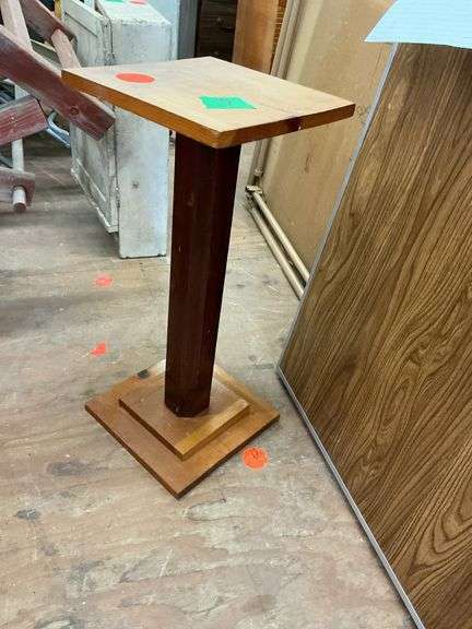 Handmade Wooden plant stand - SCHULTIS & SON, INC.